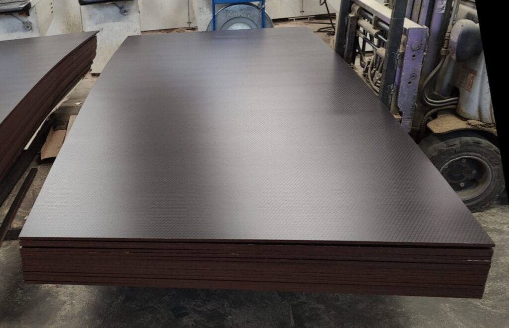 Filmivaneri 12x1500x3500 F/V Kestävä pinta 220g/m2 Karhea/Sileä